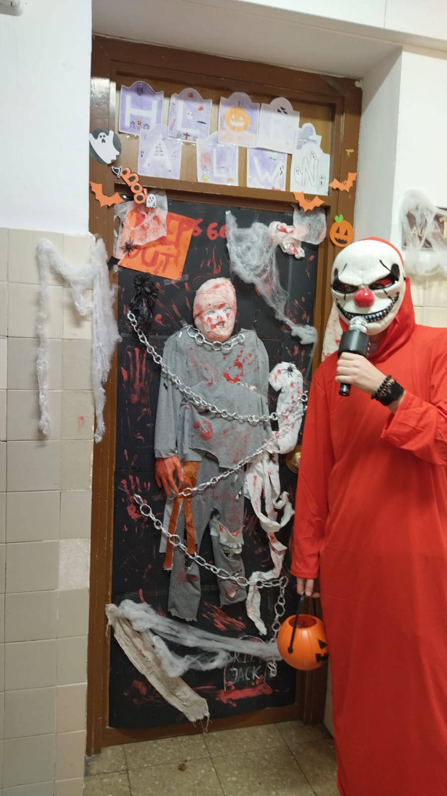 Celebración Halloween en nuestro centro educativo: concurso de puertas ...